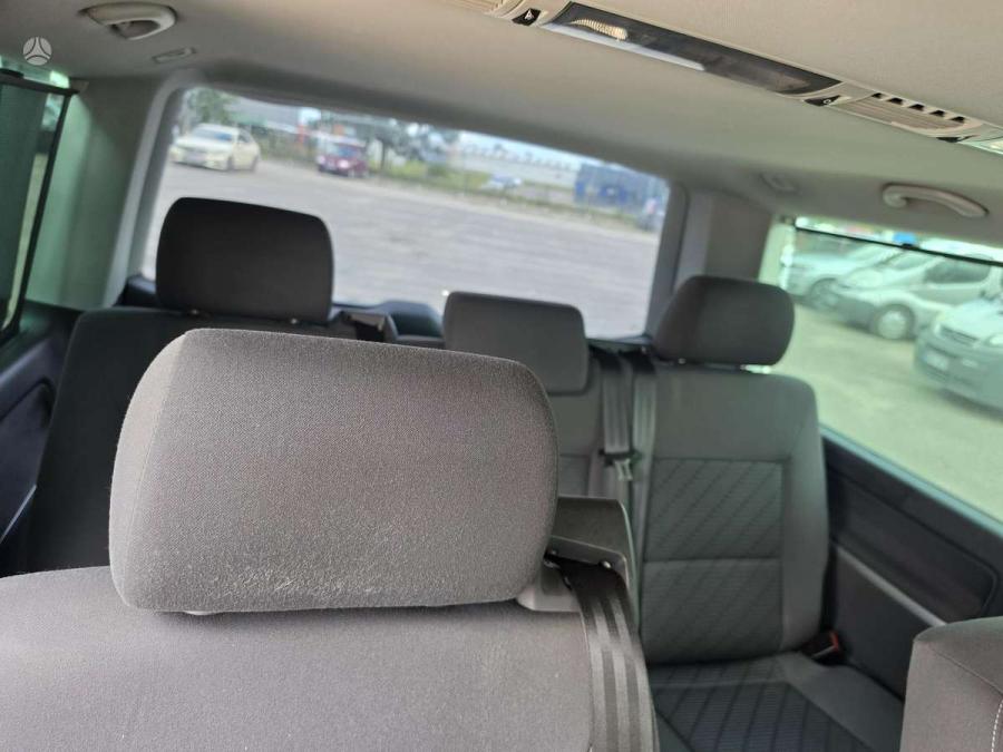 Melns Volkswagen Multivan 2009 Kėdainiai, ar dzinēja tilpumu 2.00 L un nobraukumu 309 tūkst. km par 12999 €, foto 16 vietnē AUTOMOTO.COM.LV