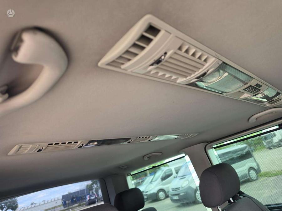 Melns Volkswagen Multivan 2009 Kėdainiai, ar dzinēja tilpumu 2.00 L un nobraukumu 309 tūkst. km par 12999 €, foto 17 vietnē AUTOMOTO.COM.LV