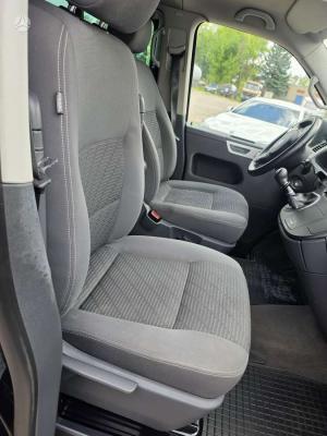 Melns Volkswagen Multivan 2009 Kėdainiai, ar dzinēja tilpumu 2.00 L un nobraukumu 309 tūkst. km par 12999 €, foto 19 vietnē AUTOMOTO.COM.LV