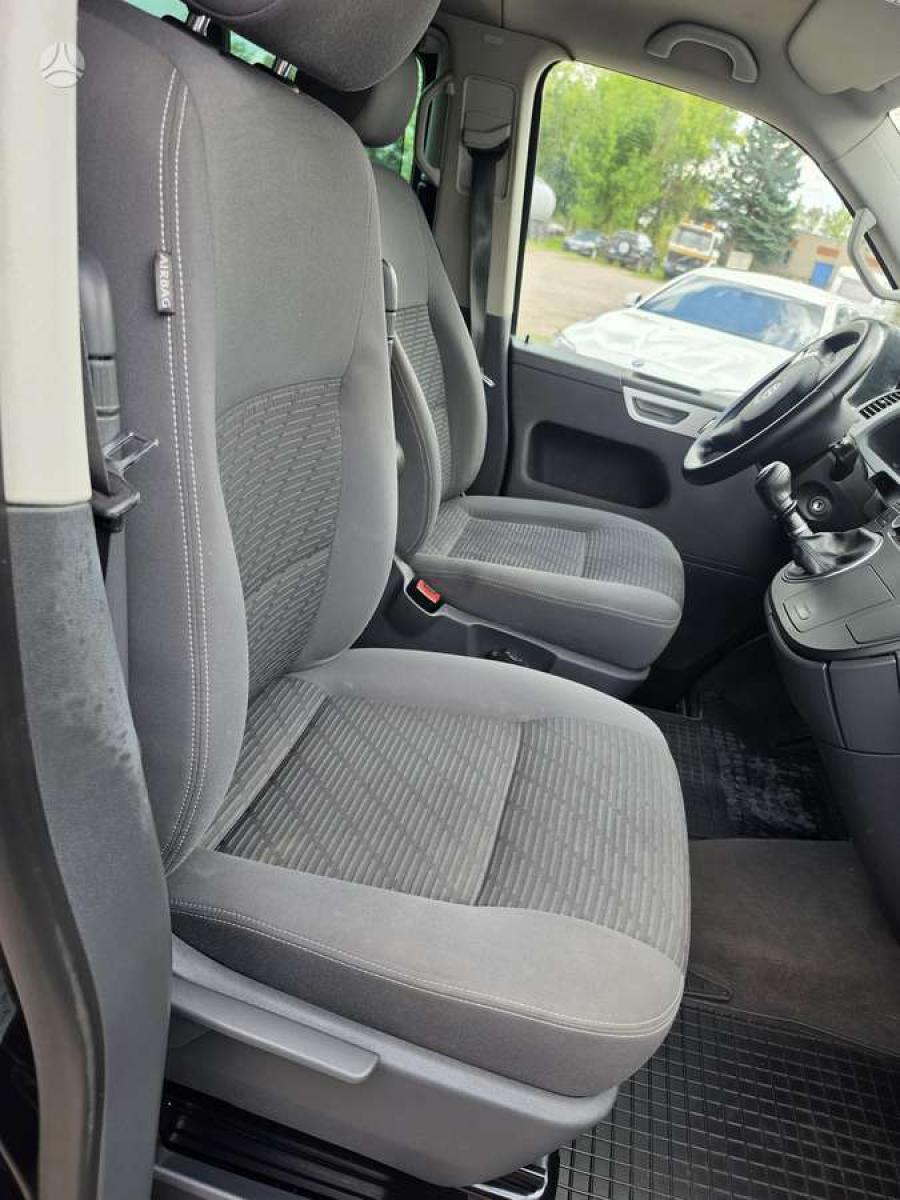 Melns Volkswagen Multivan 2009 Kėdainiai, ar dzinēja tilpumu 2.00 L un nobraukumu 309 tūkst. km par 12999 €, foto 19 vietnē AUTOMOTO.COM.LV