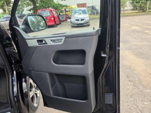 Melns Volkswagen Multivan 2009 Kėdainiai, ar dzinēja tilpumu 2.00 L un nobraukumu 309 tūkst. km par 12999 €, foto 21 vietnē AUTOMOTO.COM.LV