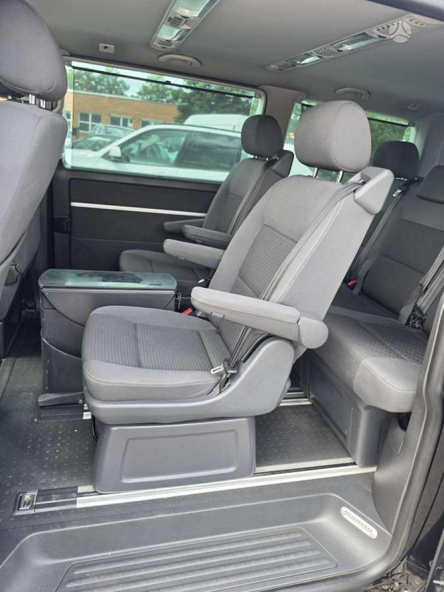 Melns Volkswagen Multivan 2009 Kėdainiai, ar dzinēja tilpumu 2.00 L un nobraukumu 309 tūkst. km par 12999 €, foto 22 vietnē AUTOMOTO.COM.LV