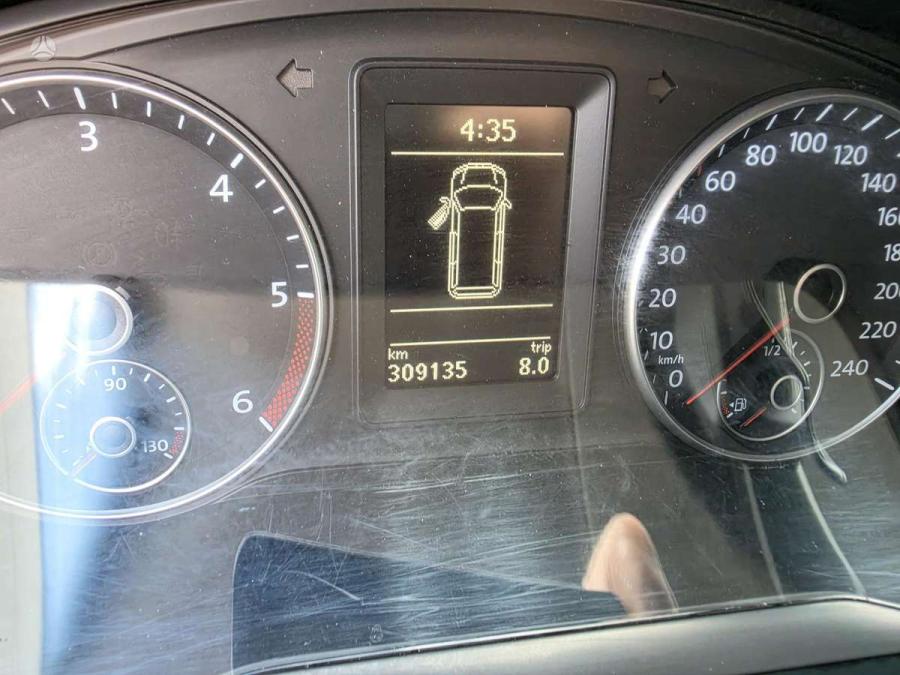 Melns Volkswagen Multivan 2009 Kėdainiai, ar dzinēja tilpumu 2.00 L un nobraukumu 309 tūkst. km par 12999 €, foto 25 vietnē AUTOMOTO.COM.LV