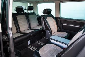 Melns Volkswagen Multivan 2018 Rīga, ar dzinēja tilpumu 2.00 L un nobraukumu 212 tūkst. km par 27950 €, foto 11 vietnē AUTOMOTO.COM.LV