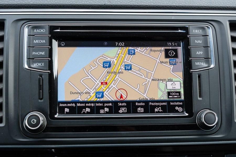 Melns Volkswagen Multivan 2018 Rīga, ar dzinēja tilpumu 2.00 L un nobraukumu 212 tūkst. km par 27950 €, foto 20 vietnē AUTOMOTO.COM.LV