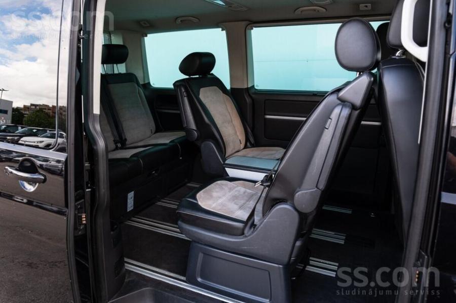 Black Volkswagen Multivan 2018 in Riga, with an engine capacity of 2.00 L and mileage of 212 thousand km for 27950 €, photo 10 on AUTOMOTO.COM.LV
