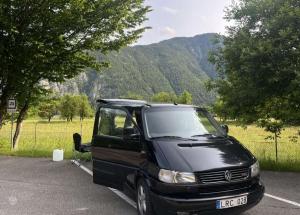 Black Volkswagen Multivan 1999 in Kaunas, with an engine capacity of 2.50 L and mileage of 350 thousand km for 6300 €, photo  on AUTOMOTO.COM.LV