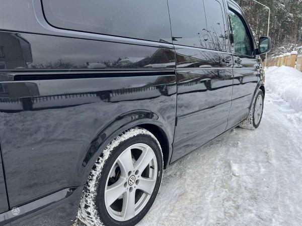 Melns Volkswagen Multivan 2004 Viļņa, ar dzinēja tilpumu 2.50 L un nobraukumu 355 tūkst. km par 8900 €, foto 10 vietnē AUTOMOTO.COM.LV