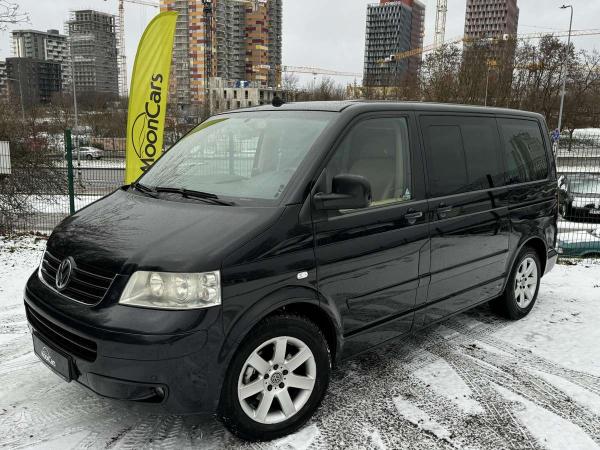 Melns Volkswagen Multivan 2005 Viļņa, ar dzinēja tilpumu 2.46 L un nobraukumu 281 tūkst. km par 6000 €, foto 1 vietnē AUTOMOTO.COM.LV