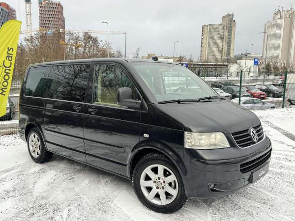 Melns Volkswagen Multivan 2005 Viļņa, ar dzinēja tilpumu 2.46 L un nobraukumu 281 tūkst. km par 6000 €, foto 3 vietnē AUTOMOTO.COM.LV