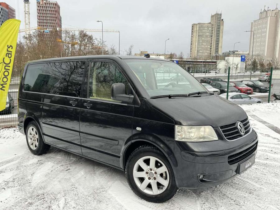Melns Volkswagen Multivan 2005 Viļņa, ar dzinēja tilpumu 2.46 L un nobraukumu 281 tūkst. km par 6000 €, foto 3 vietnē AUTOMOTO.COM.LV