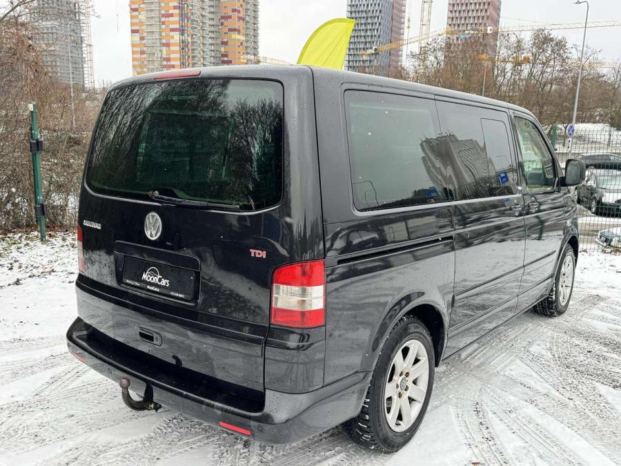 Melns Volkswagen Multivan 2005 Viļņa, ar dzinēja tilpumu 2.46 L un nobraukumu 281 tūkst. km par 6000 €, foto 6 vietnē AUTOMOTO.COM.LV