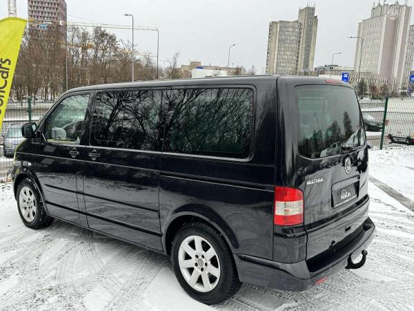 Melns Volkswagen Multivan 2005 Viļņa, ar dzinēja tilpumu 2.46 L un nobraukumu 281 tūkst. km par 6000 €, foto 8 vietnē AUTOMOTO.COM.LV