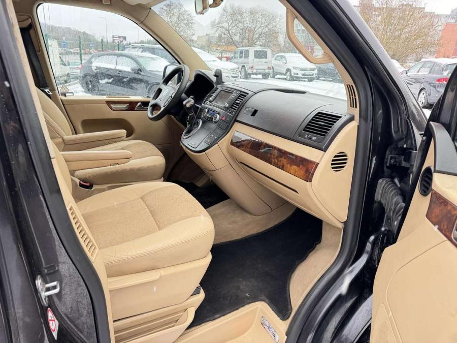 Melns Volkswagen Multivan 2005 Viļņa, ar dzinēja tilpumu 2.46 L un nobraukumu 281 tūkst. km par 6000 €, foto 12 vietnē AUTOMOTO.COM.LV