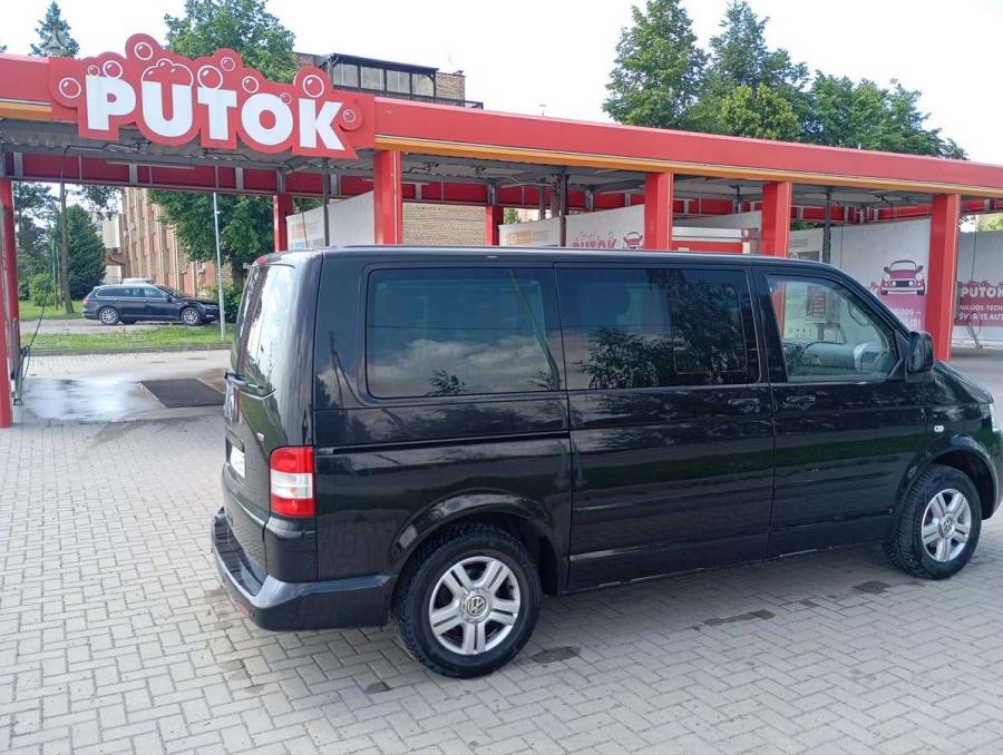 Melns Volkswagen Multivan 2005 Šakiai, ar dzinēja tilpumu 2.46 L un nobraukumu 284 tūkst. km par 7900 €, foto 11 vietnē AUTOMOTO.COM.LV