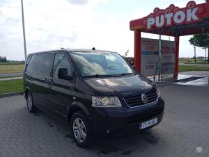 Melns Volkswagen Multivan 2005 Šakiai, ar dzinēja tilpumu 2.46 L un nobraukumu 284 tūkst. km par 7900 €, foto 12 vietnē AUTOMOTO.COM.LV