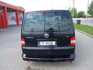 Melns Volkswagen Multivan 2005 Šakiai, ar dzinēja tilpumu 2.46 L un nobraukumu 284 tūkst. km par 7900 €, foto 13 vietnē AUTOMOTO.COM.LV