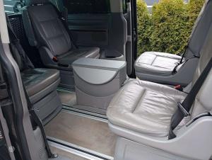 Melns Volkswagen Multivan 2005 Šakiai, ar dzinēja tilpumu 2.46 L un nobraukumu 284 tūkst. km par 7900 €, foto 21 vietnē AUTOMOTO.COM.LV