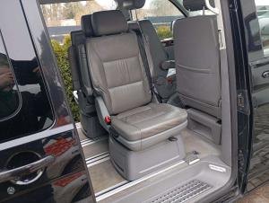 Melns Volkswagen Multivan 2005 Šakiai, ar dzinēja tilpumu 2.46 L un nobraukumu 284 tūkst. km par 7900 €, foto 23 vietnē AUTOMOTO.COM.LV