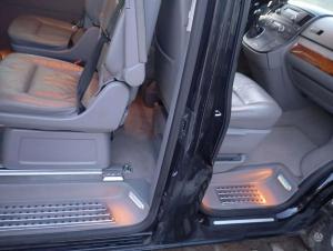 Melns Volkswagen Multivan 2005 Šakiai, ar dzinēja tilpumu 2.46 L un nobraukumu 284 tūkst. km par 7900 €, foto 26 vietnē AUTOMOTO.COM.LV