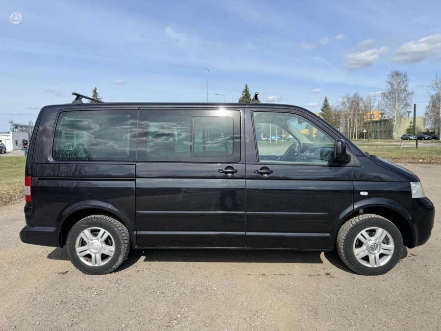 Black Volkswagen Multivan 2006 in Sakiai, with an engine capacity of 2.50 L and mileage of 525 thousand km for 6990 €, photo 2 on AUTOMOTO.COM.LV