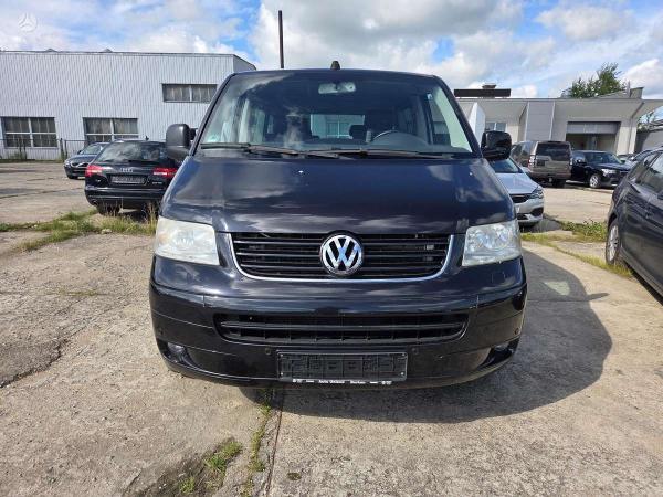 Black Volkswagen Multivan 2006 in Utena, with an engine capacity of 2.50 L and mileage of 285 thousand km for 6700 €, photo 2 on AUTOMOTO.COM.LV