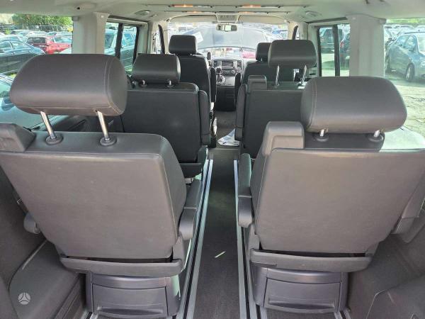 Black Volkswagen Multivan 2006 in Utena, with an engine capacity of 2.50 L and mileage of 285 thousand km for 6700 €, photo 10 on AUTOMOTO.COM.LV
