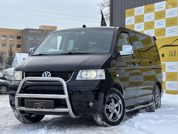 Black Volkswagen Multivan 2007 in Siauliai, with an engine capacity of 2.50 L and mileage of 294 thousand km for 9250 €, photo 3 on AUTOMOTO.COM.LV