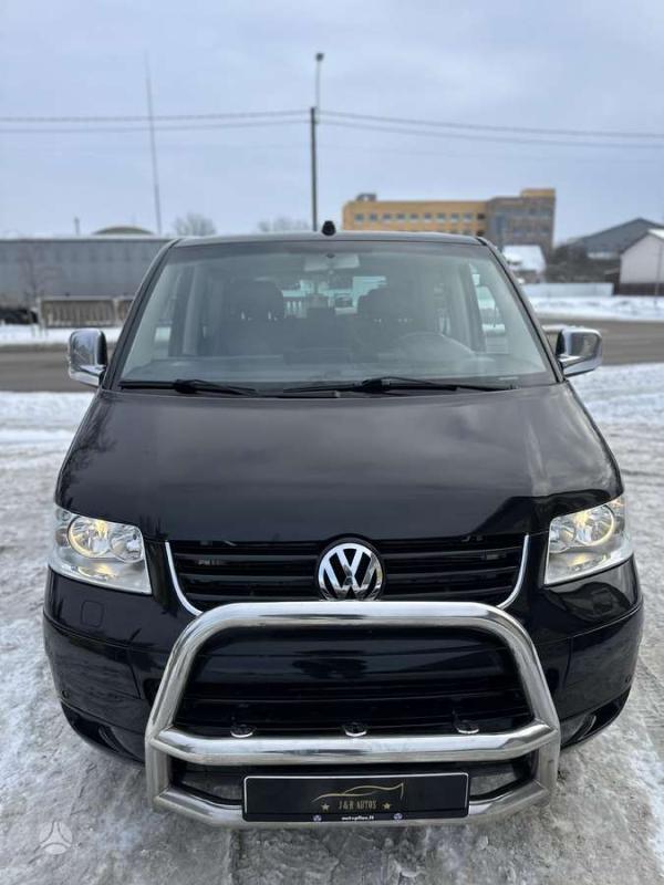 Black Volkswagen Multivan 2007 in Siauliai, with an engine capacity of 2.50 L and mileage of 294 thousand km for 9250 €, photo 5 on AUTOMOTO.COM.LV