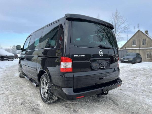 Black Volkswagen Multivan 2007 in Siauliai, with an engine capacity of 2.50 L and mileage of 294 thousand km for 9250 €, photo 9 on AUTOMOTO.COM.LV