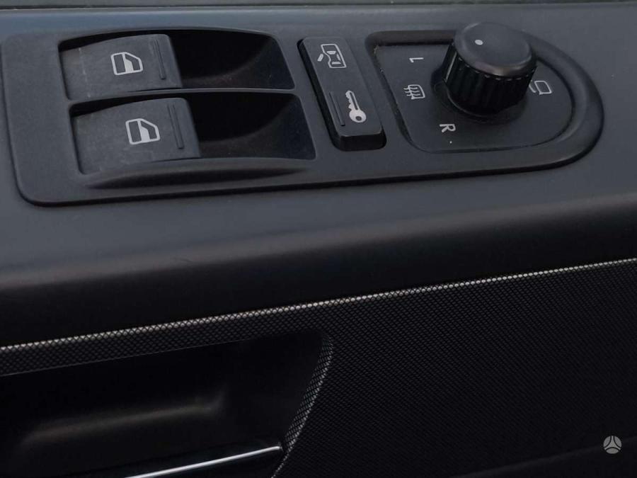 Melns Volkswagen Multivan 2007 Viļņa, ar dzinēja tilpumu 2.50 L un nobraukumu 553 tūkst. km par 7999 €, foto 14 vietnē AUTOMOTO.COM.LV