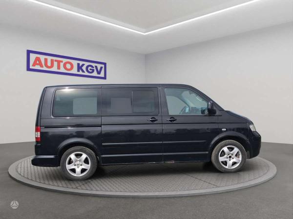 Black Volkswagen Multivan 2007 in Vilnius, with an engine capacity of 2.50 L and mileage of 553 thousand km for 7999 €, photo 6 on AUTOMOTO.COM.LV