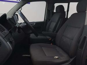 Black Volkswagen Multivan 2007 in Vilnius, with an engine capacity of 2.50 L and mileage of 553 thousand km for 7999 €, photo 13 on AUTOMOTO.COM.LV