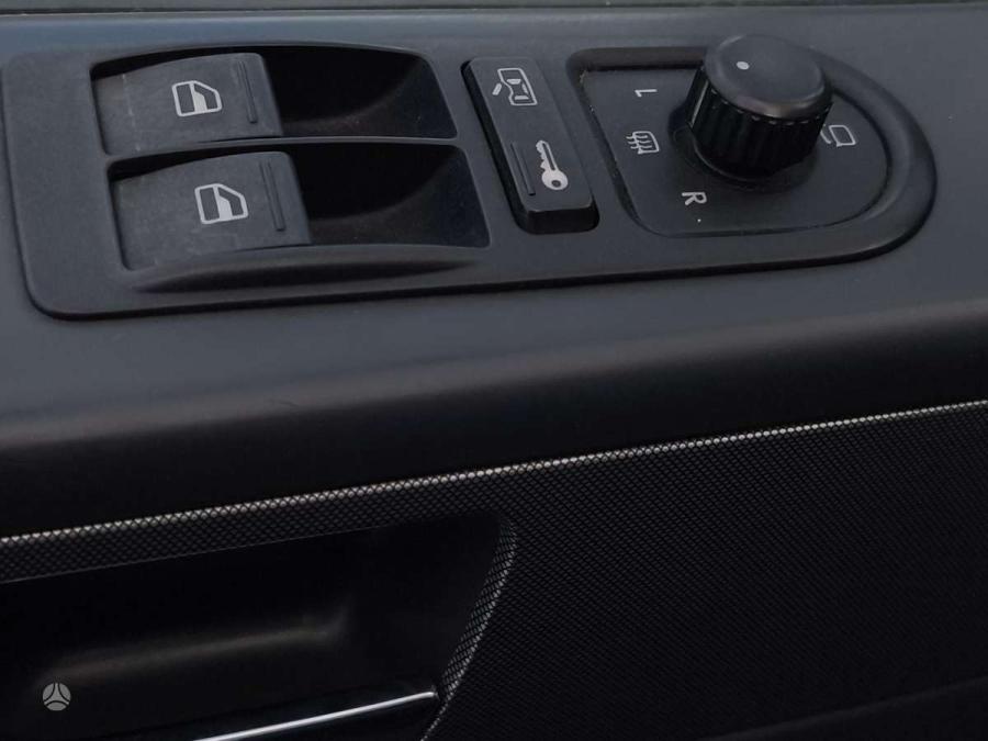 Melns Volkswagen Multivan 2007 Viļņa, ar dzinēja tilpumu 2.50 L un nobraukumu 553 tūkst. km par 7999 €, foto 14 vietnē AUTOMOTO.COM.LV
