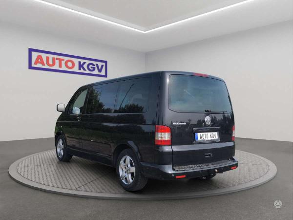 Black Volkswagen Multivan 2007 in Vilnius, with an engine capacity of 2.50 L and mileage of 553 thousand km for 7999 €, photo 4 on AUTOMOTO.COM.LV