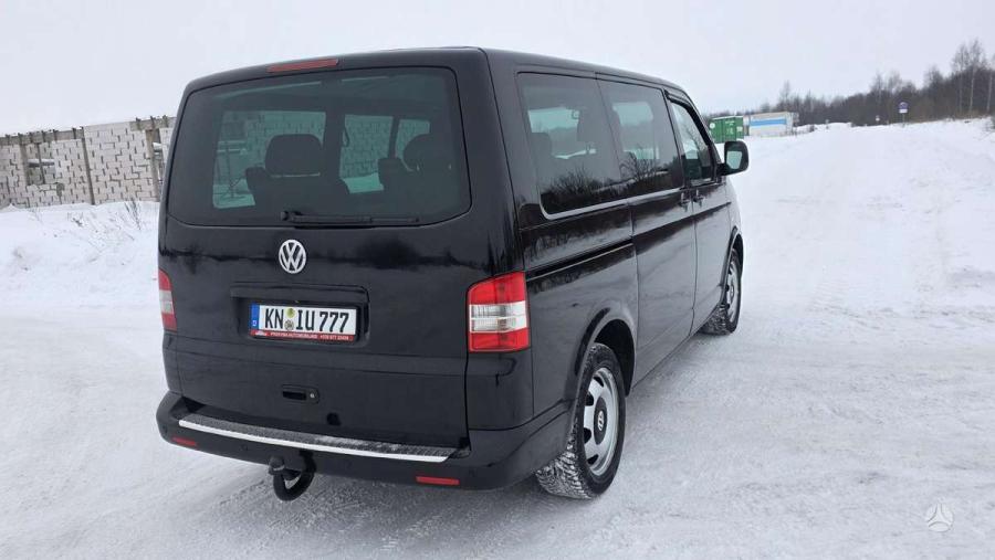 Black Volkswagen Multivan 2008 in Klaipeda, with an engine capacity of 2.50 L and mileage of 278 thousand km for 7690 €, photo 10 on AUTOMOTO.COM.LV
