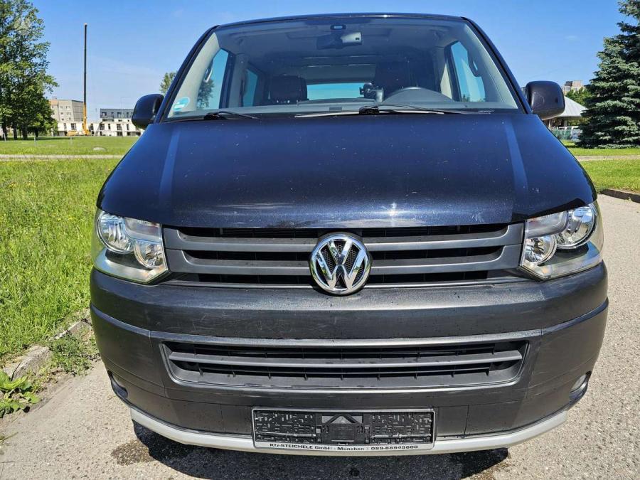 Black Volkswagen Multivan 2010 in Kedainiai, with an engine capacity of 2.00 L and mileage of 273 thousand km for 14900 €, photo 3 on AUTOMOTO.COM.LV