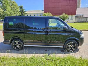 Black Volkswagen Multivan 2010 in Kedainiai, with an engine capacity of 2.00 L and mileage of 273 thousand km for 14900 €, photo 5 on AUTOMOTO.COM.LV