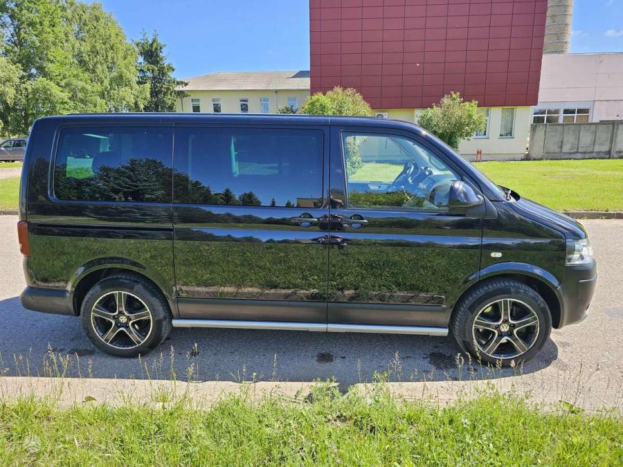 Black Volkswagen Multivan 2010 in Kedainiai, with an engine capacity of 2.00 L and mileage of 273 thousand km for 14900 €, photo 5 on AUTOMOTO.COM.LV