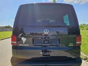 Black Volkswagen Multivan 2010 in Kedainiai, with an engine capacity of 2.00 L and mileage of 273 thousand km for 14900 €, photo 6 on AUTOMOTO.COM.LV