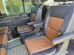 Black Volkswagen Multivan 2010 in Kedainiai, with an engine capacity of 2.00 L and mileage of 273 thousand km for 14900 €, photo 15 on AUTOMOTO.COM.LV