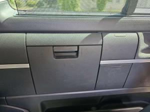 Black Volkswagen Multivan 2010 in Kedainiai, with an engine capacity of 2.00 L and mileage of 273 thousand km for 14900 €, photo 16 on AUTOMOTO.COM.LV