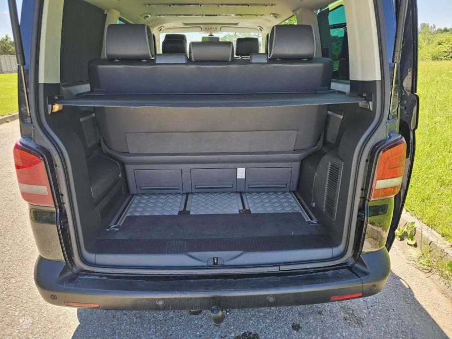 Black Volkswagen Multivan 2010 in Kedainiai, with an engine capacity of 2.00 L and mileage of 273 thousand km for 14900 €, photo 21 on AUTOMOTO.COM.LV