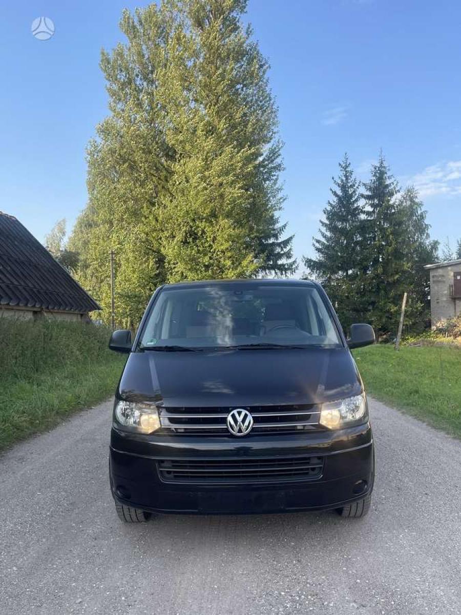 Black Volkswagen Multivan 2010 in Kaunas, with an engine capacity of 1.97 L and mileage of 276 thousand km for 9990 €, photo 5 on AUTOMOTO.COM.LV