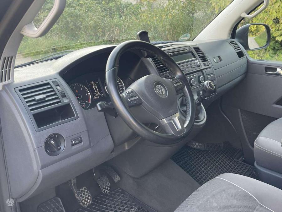 Black Volkswagen Multivan 2010 in Kaunas, with an engine capacity of 1.97 L and mileage of 276 thousand km for 9990 €, photo 13 on AUTOMOTO.COM.LV