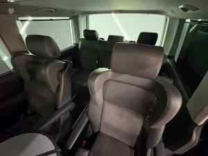 Black Volkswagen Multivan 2011 in Marijampole, with an engine capacity of 1.97 L and mileage of 213 thousand km for 14350 €, photo 8 on AUTOMOTO.COM.LV