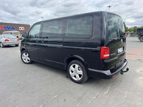 Melns Volkswagen Multivan 2011 Viļņa, ar dzinēja tilpumu 1.97 L un nobraukumu 284 tūkst. km par 13800 €, foto 3 vietnē AUTOMOTO.COM.LV