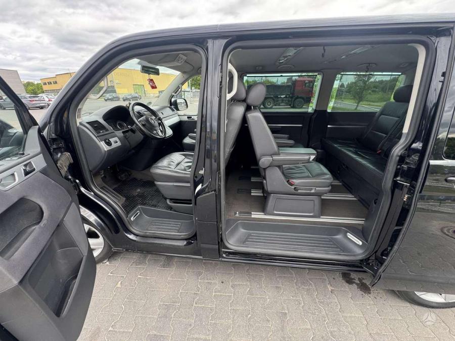Melns Volkswagen Multivan 2011 Viļņa, ar dzinēja tilpumu 1.97 L un nobraukumu 284 tūkst. km par 13800 €, foto 6 vietnē AUTOMOTO.COM.LV