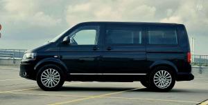 Black Volkswagen Multivan 2011 in Vilnius, with an engine capacity of 2.00 L and mileage of 199 thousand km for 14950 €, photo 13 on AUTOMOTO.COM.LV