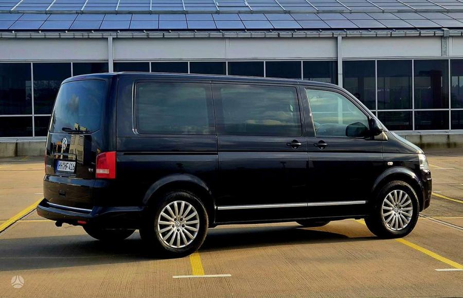 Black Volkswagen Multivan 2011 in Vilnius, with an engine capacity of 2.00 L and mileage of 199 thousand km for 14950 €, photo 15 on AUTOMOTO.COM.LV